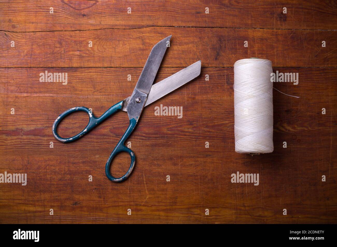 Scissors wide open hi-res stock photography and images - Alamy