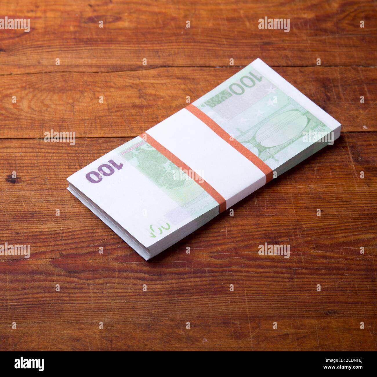 100 banknotes hi-res stock photography and images - Alamy