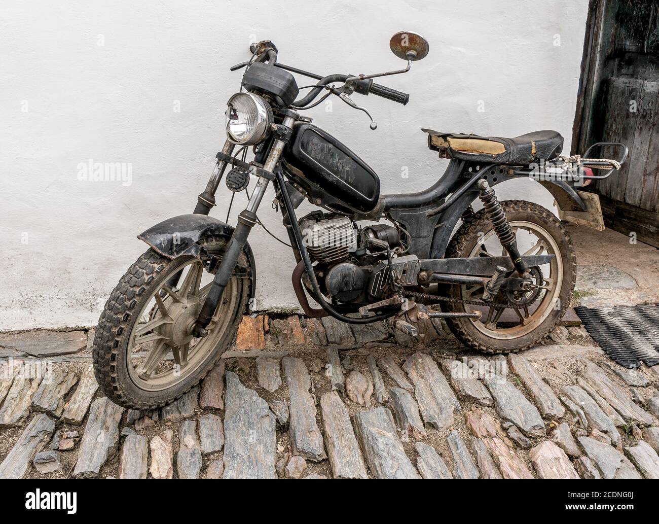 Old rusty motorcycle hi-res stock photography and images - Alamy