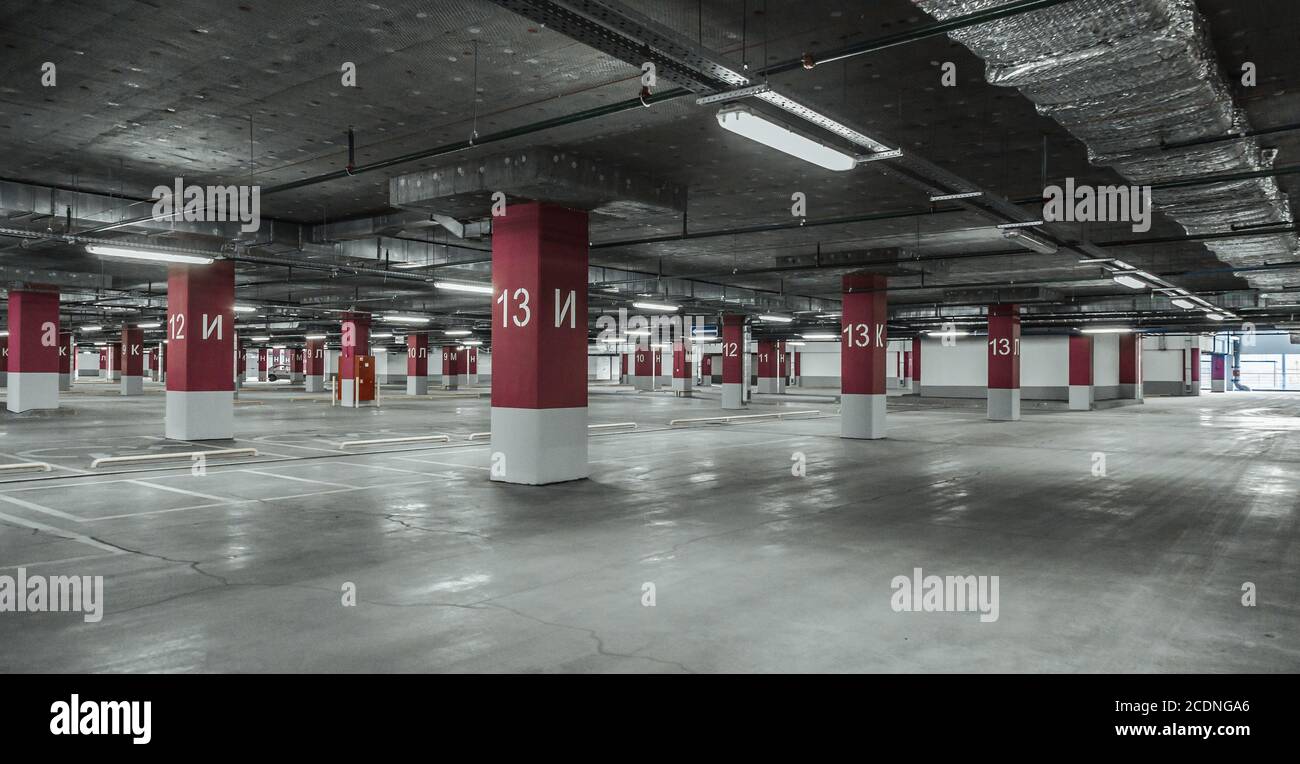 Empty parking garage Stock Photo - Alamy