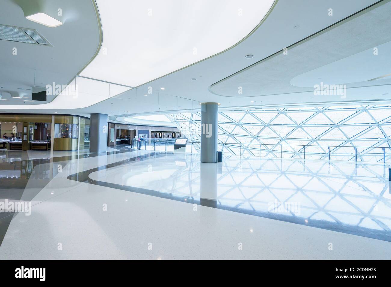 Empty shopping mall interior hi-res stock photography and images - Alamy