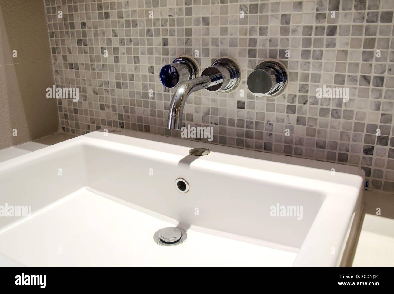 Faucets hi-res stock photography and images - Alamy