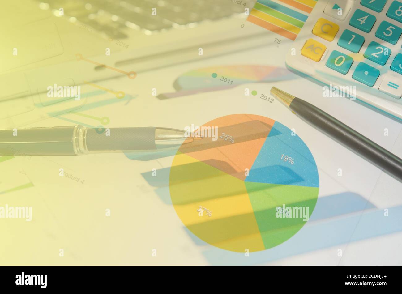 Data analysis graphs hi-res stock photography and images - Alamy