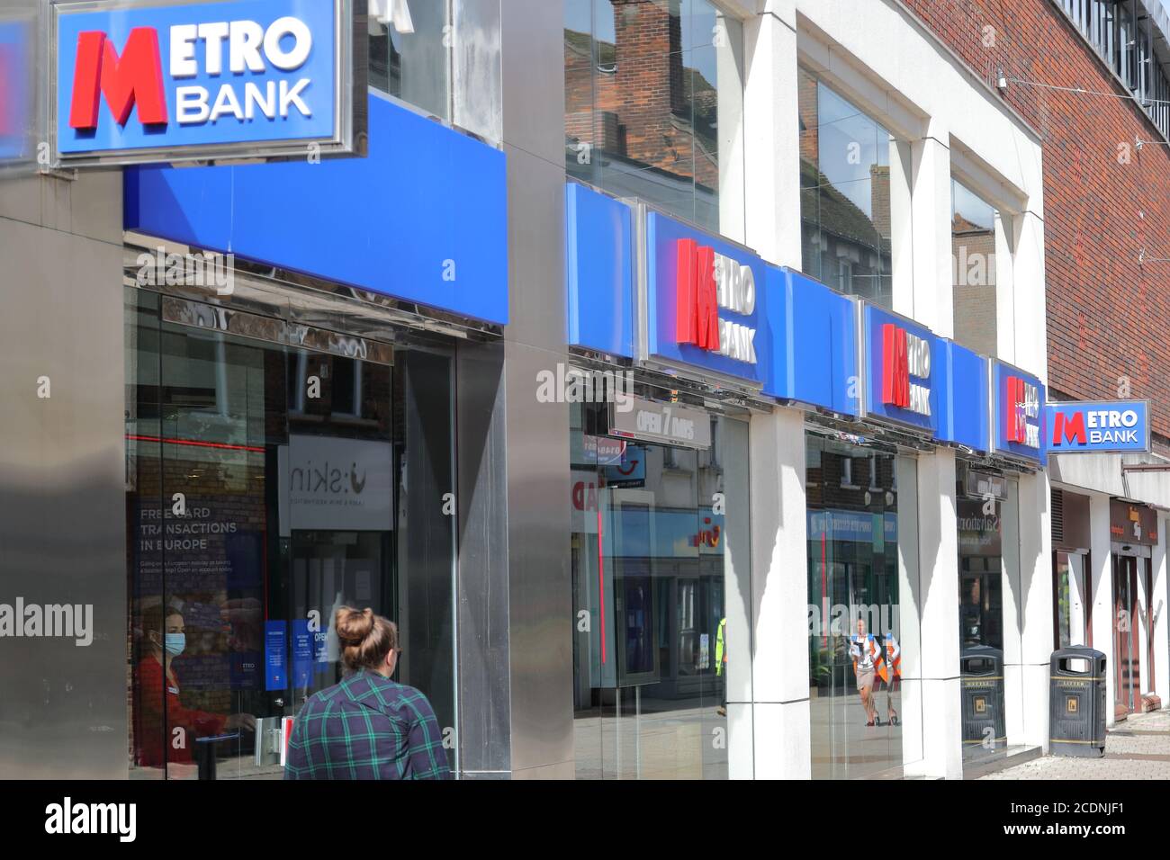 Metro bank branch hi-res stock photography and images - Alamy