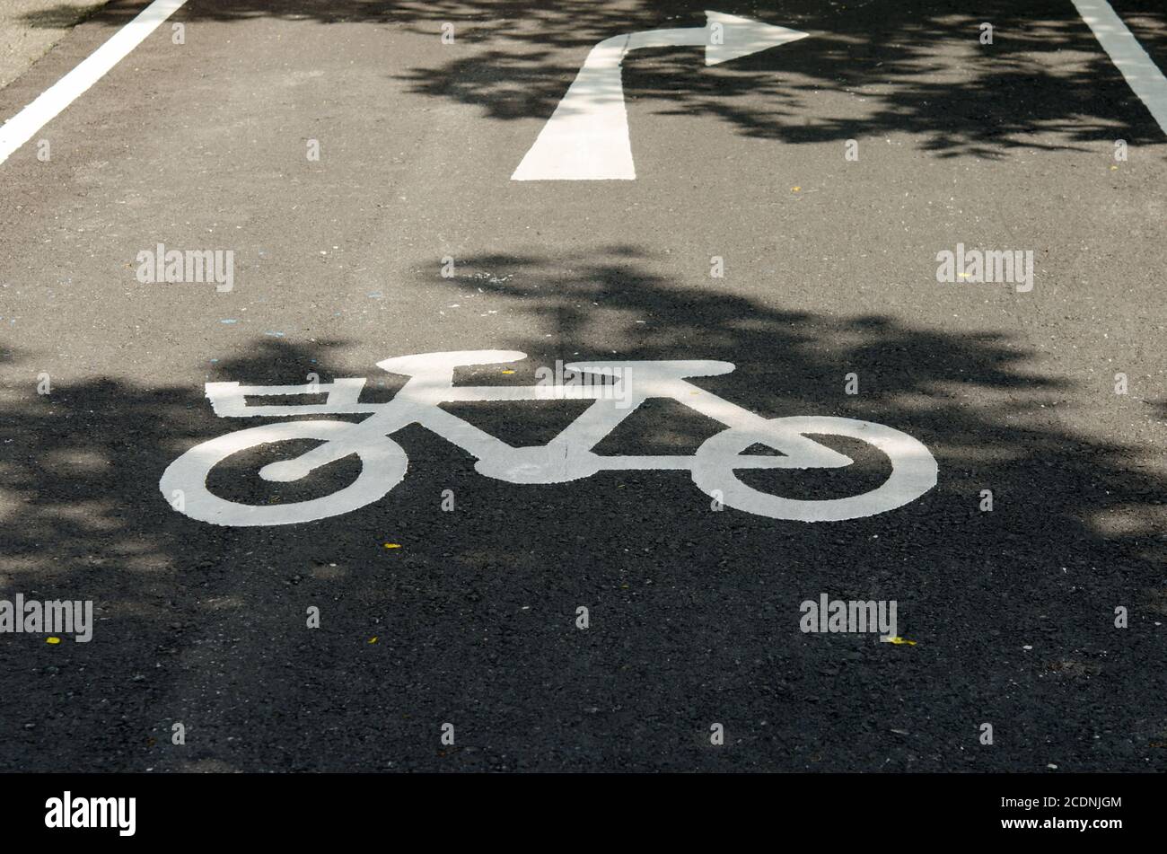 City bike paths hi-res stock photography and images - Alamy