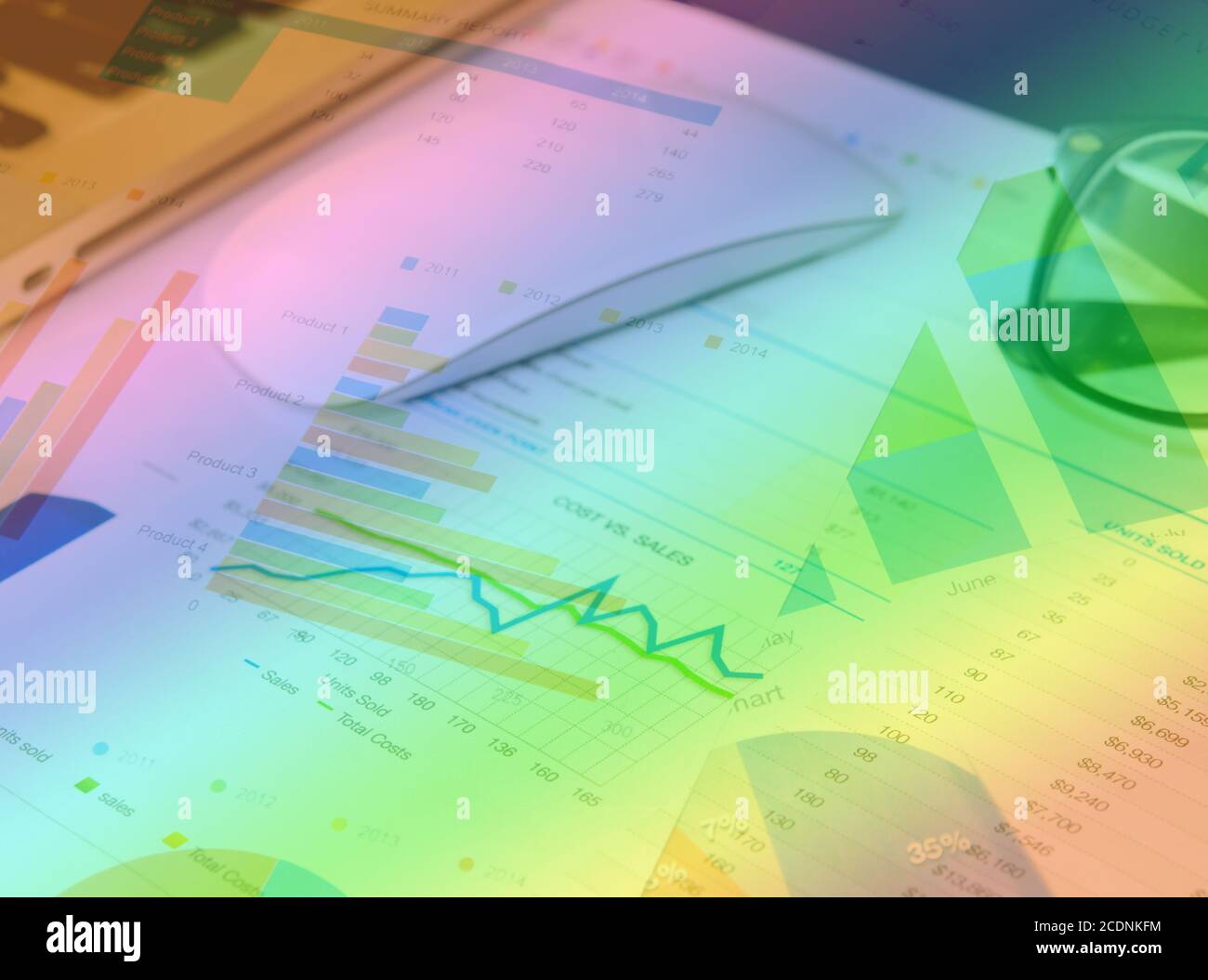 Business report hi-res stock photography and images - Alamy