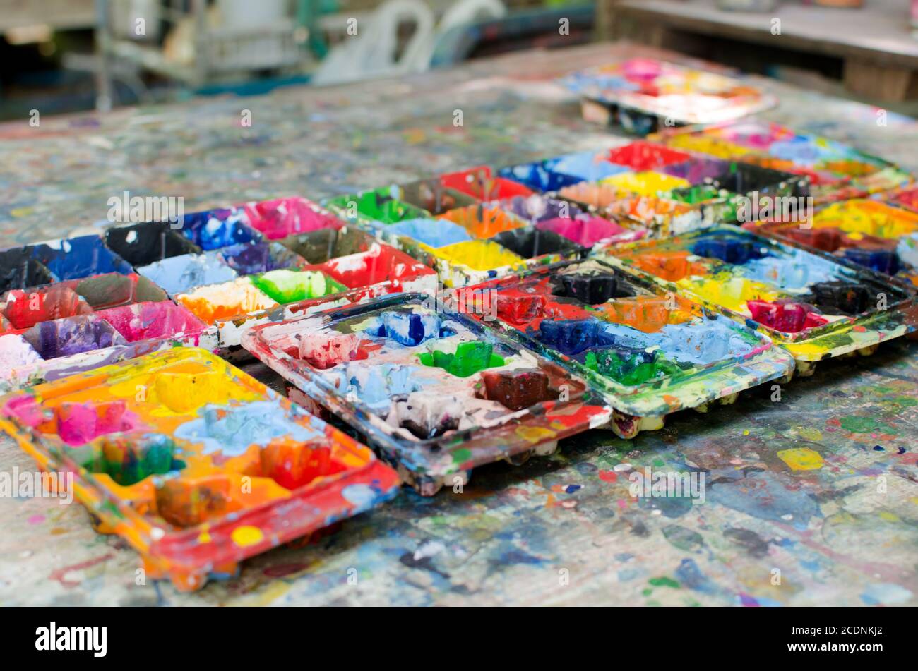 Watercolor tray hi-res stock photography and images - Alamy