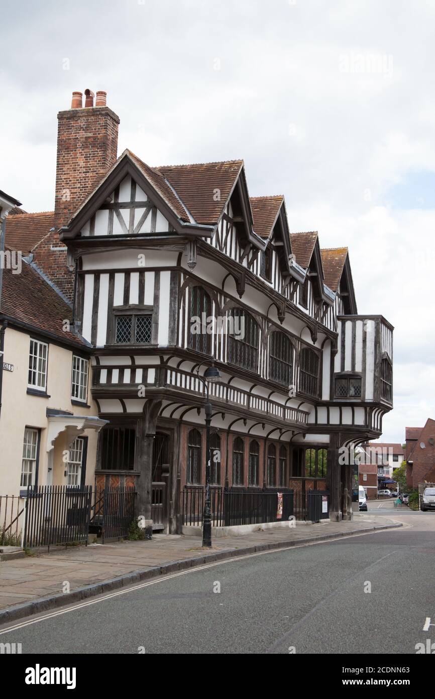 Tudor house and garden hi-res stock photography and images - Alamy