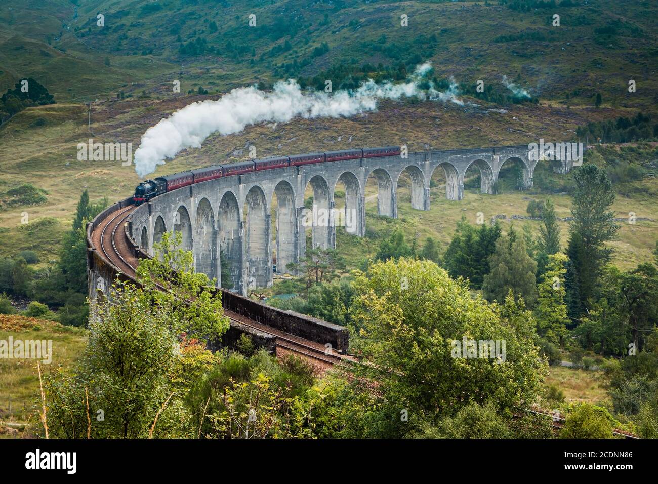The Jacobite Steam Train on the Glenfinnan Viaduct Stock Photo - Alamy