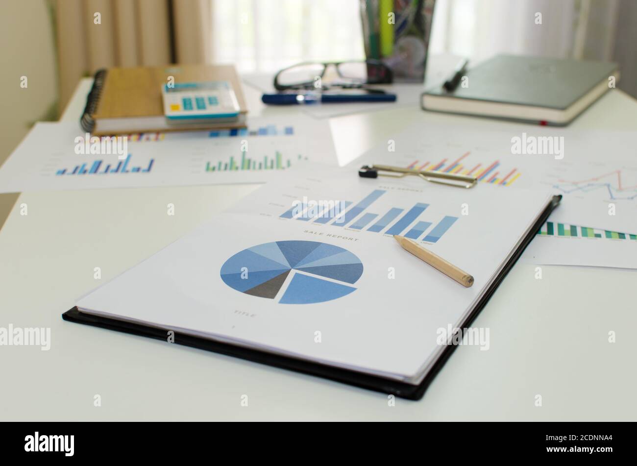 Graph research and charts hi-res stock photography and images - Alamy