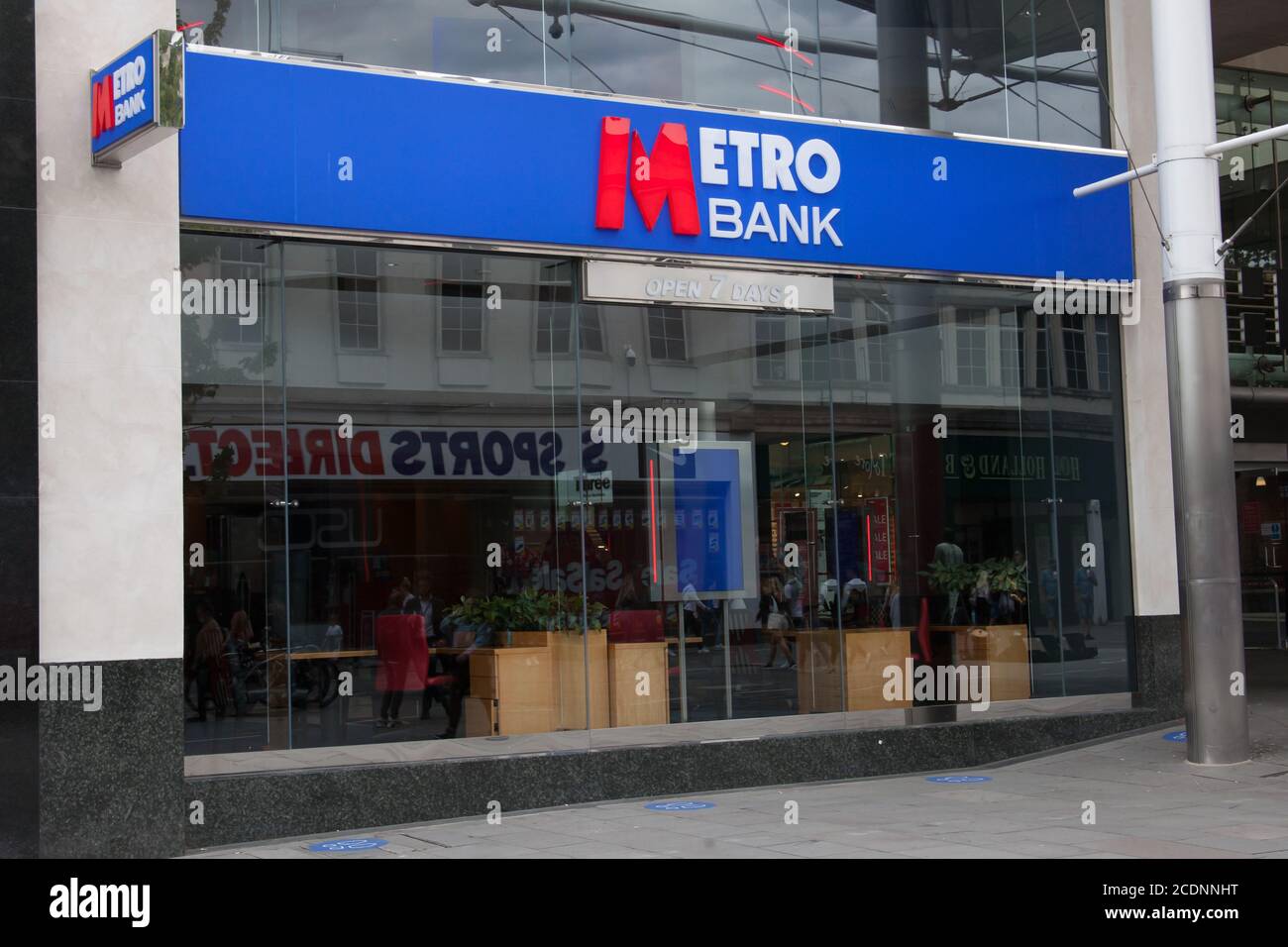 Metro bank signage hi-res stock photography and images - Alamy