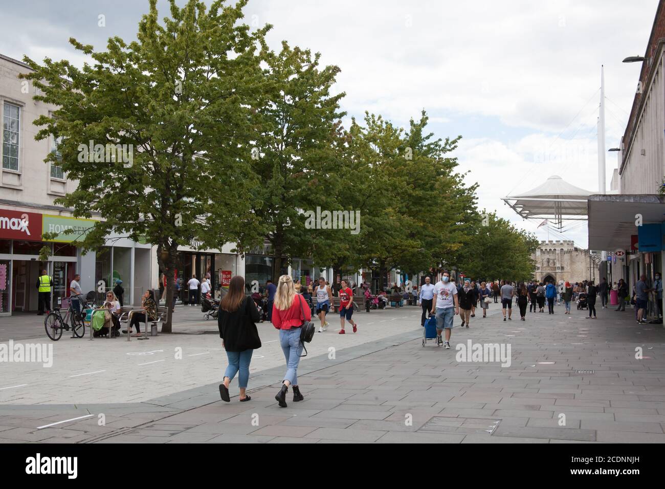 Southampton high street shopping hi-res stock photography and images ...
