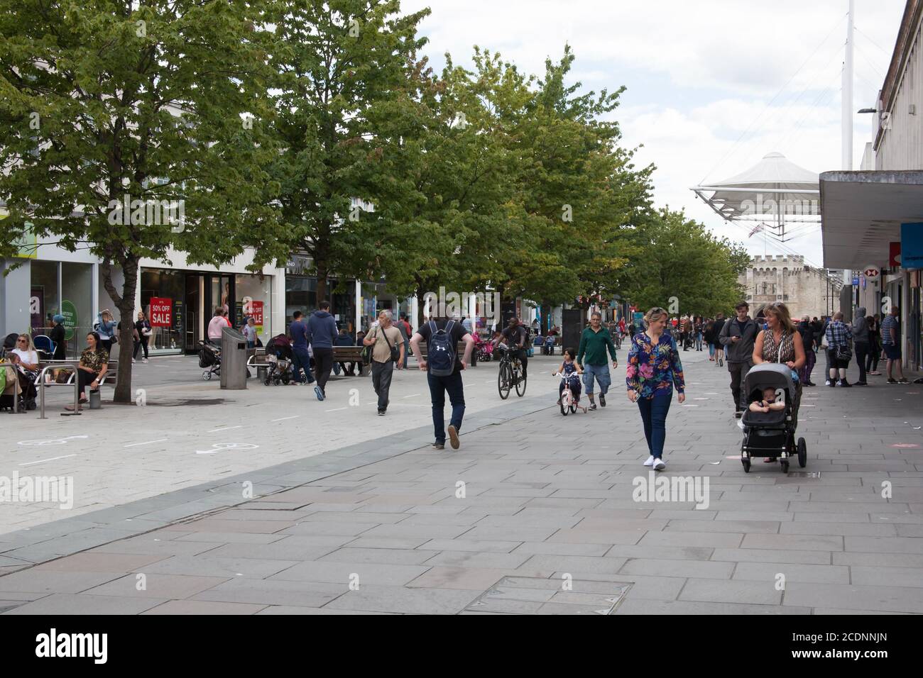 Southampton high street shopping hi-res stock photography and images ...
