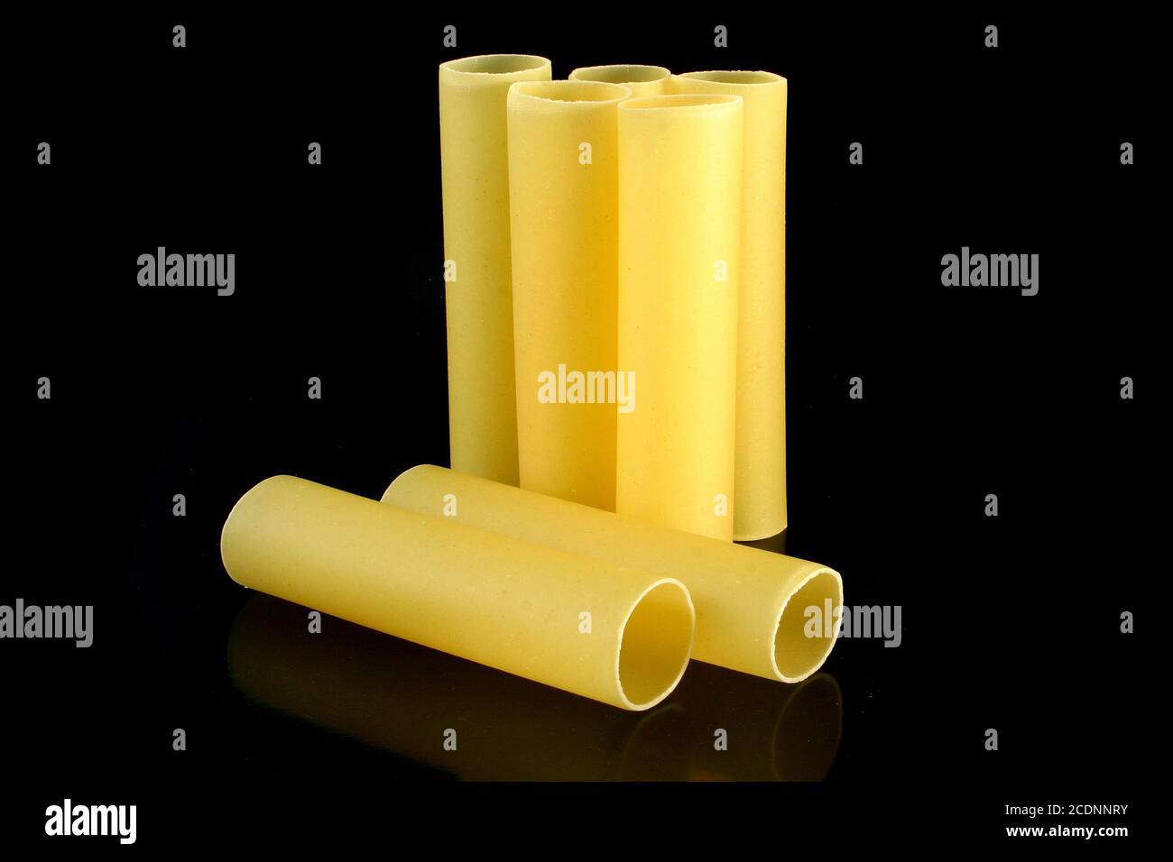 Cannelloni pasta tubes hi-res stock photography and images - Alamy