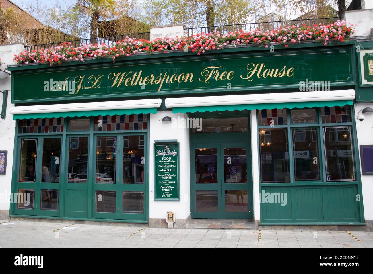Wetherspoon free house hi-res stock photography and images - Alamy