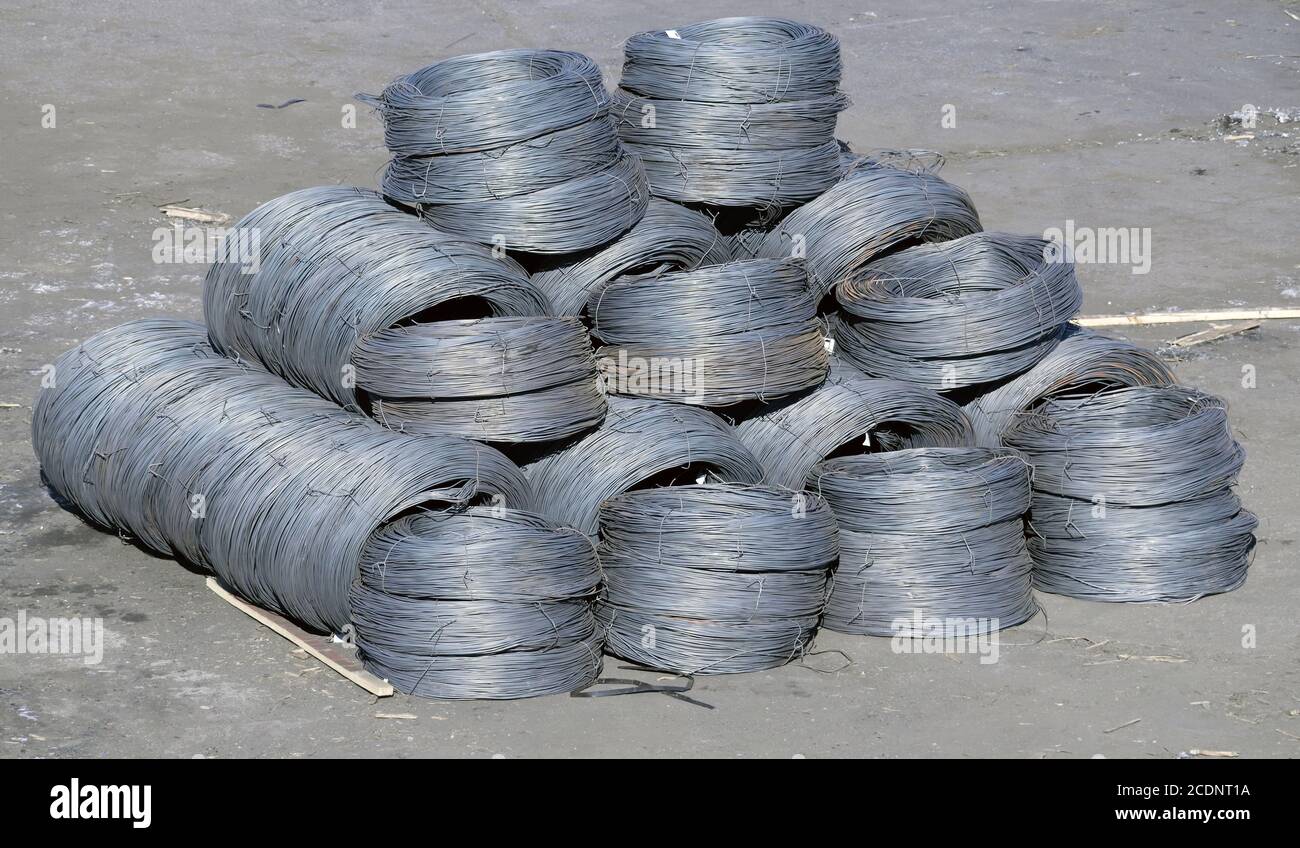 Iron helix hi-res stock photography and images - Alamy