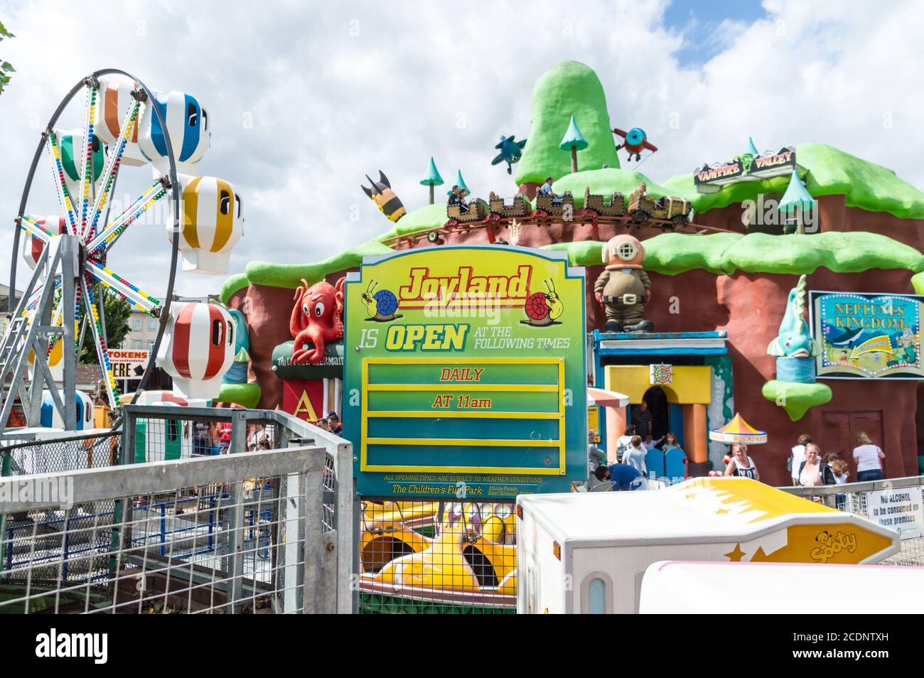 Fun fair kids rides hi-res stock photography and images - Alamy