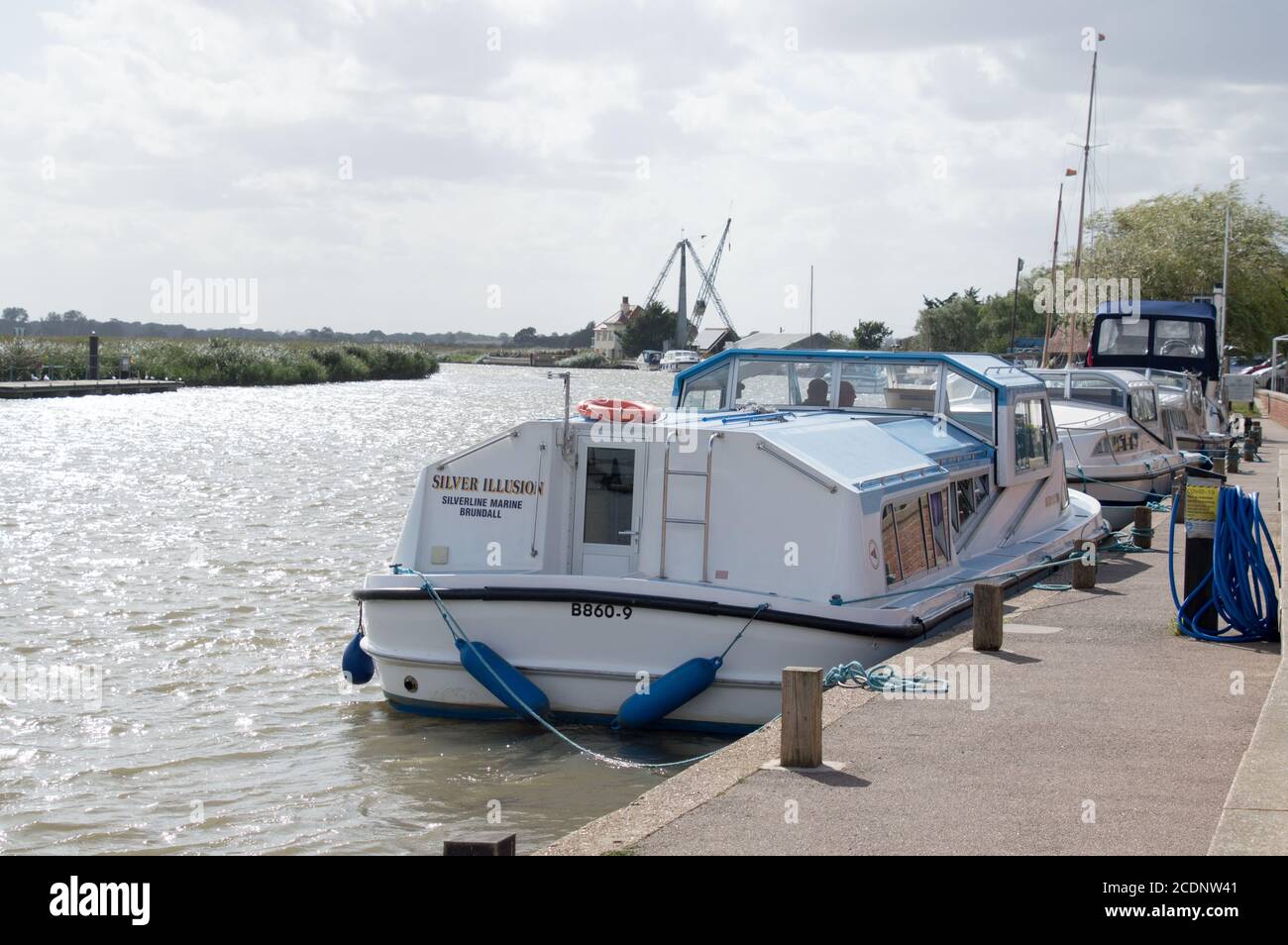 Boats moored in River Yare at Reedham Stock Photo - Alamy
