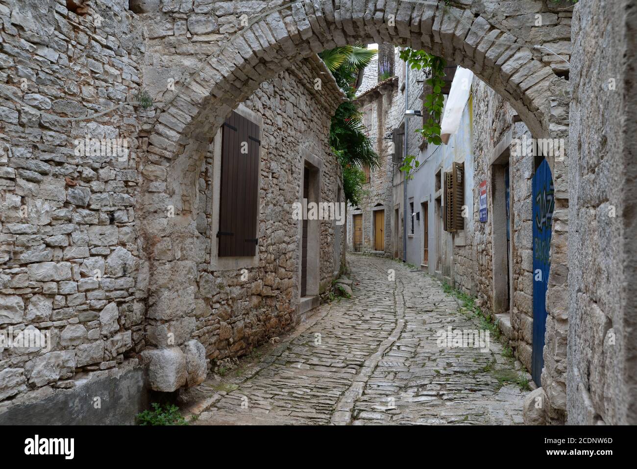 Alley in the old town of Bale, Istria, Croatia Stock Photo - Alamy