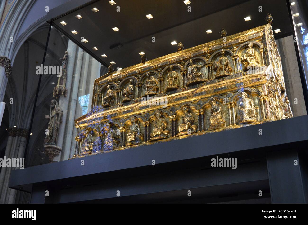 Shrine of the Three Kings inside the Cologne Cathedral Stock Photo - Alamy