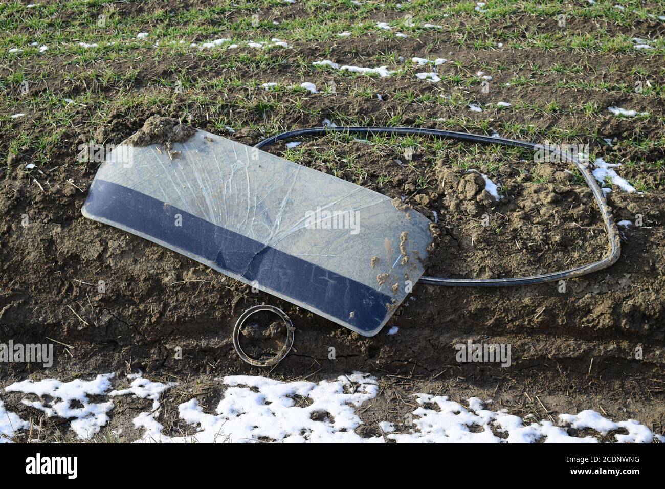 Broken plexiglass hi-res stock photography and images - Alamy