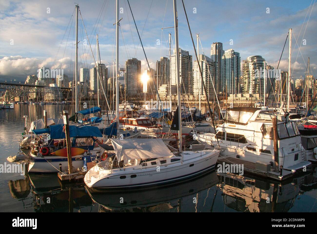 Beautiful view vancouver downtown skyline hi-res stock photography and ...