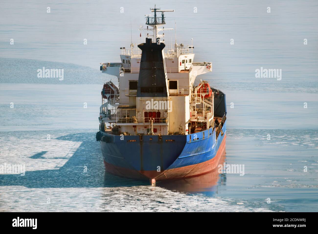 Ship ice hi-res stock photography and images - Alamy