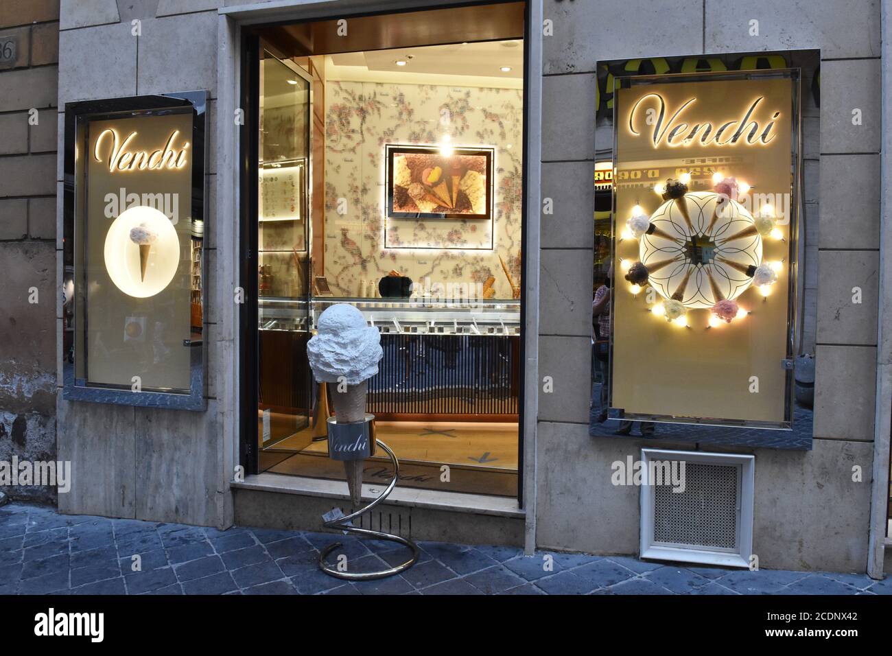 Venchi ice cream shop hi-res stock photography and images - Alamy