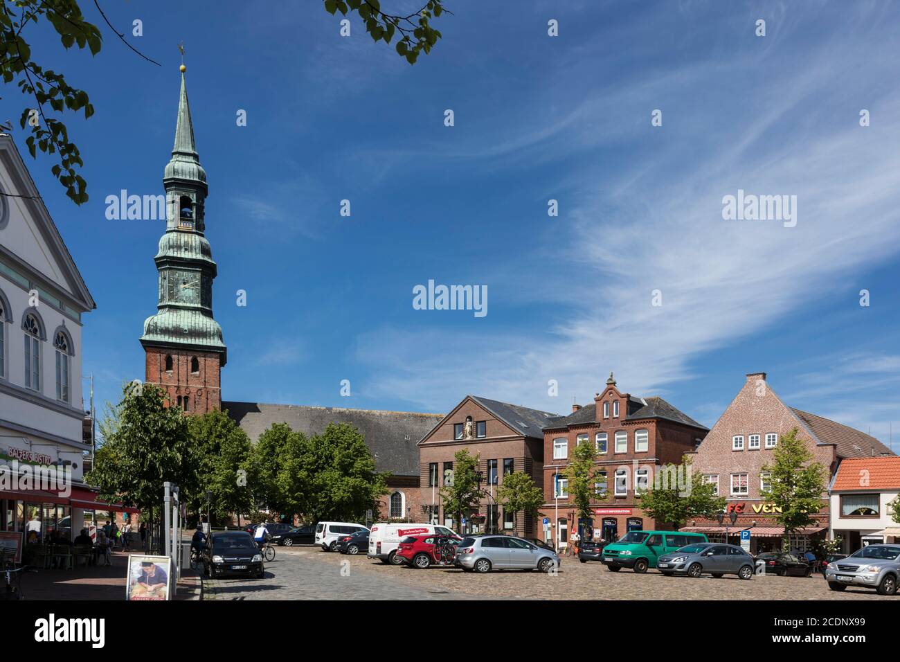 The market place in Tonning on the North Sea coast Stock Photo - Alamy