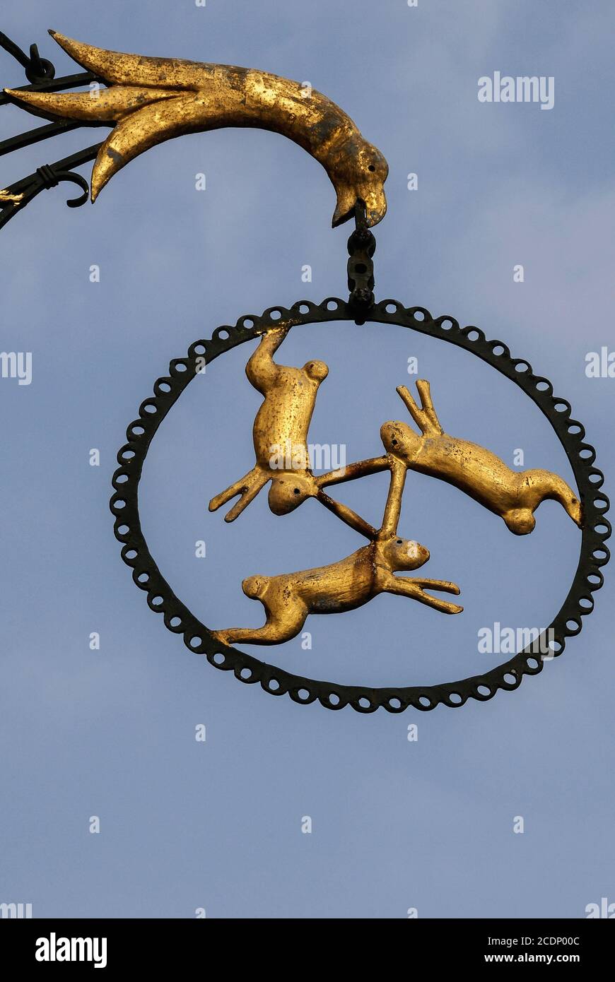 Three hares in circle hi-res stock photography and images - Alamy