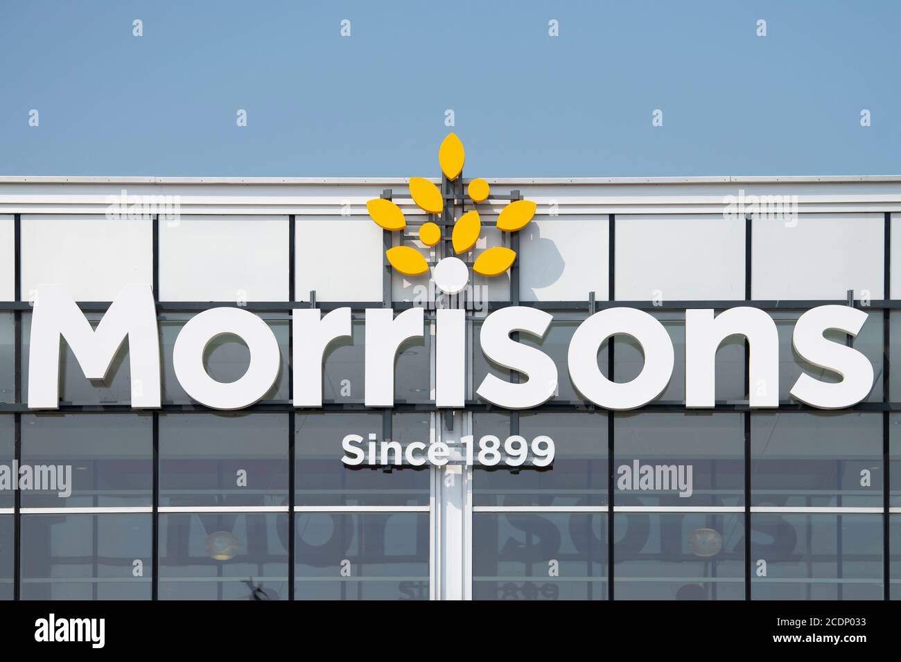Morrisons sign 2020 hi-res stock photography and images - Alamy