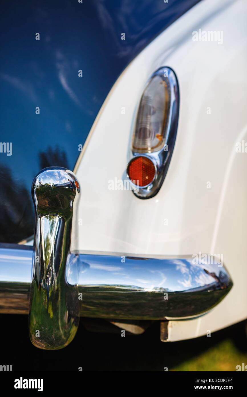 Car back view hi-res stock photography and images - Alamy