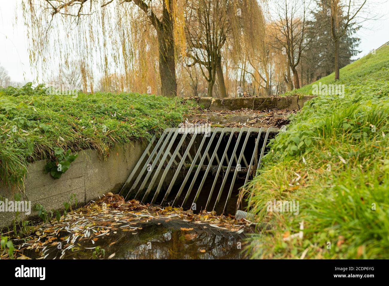 Sieve river hi-res stock photography and images - Alamy