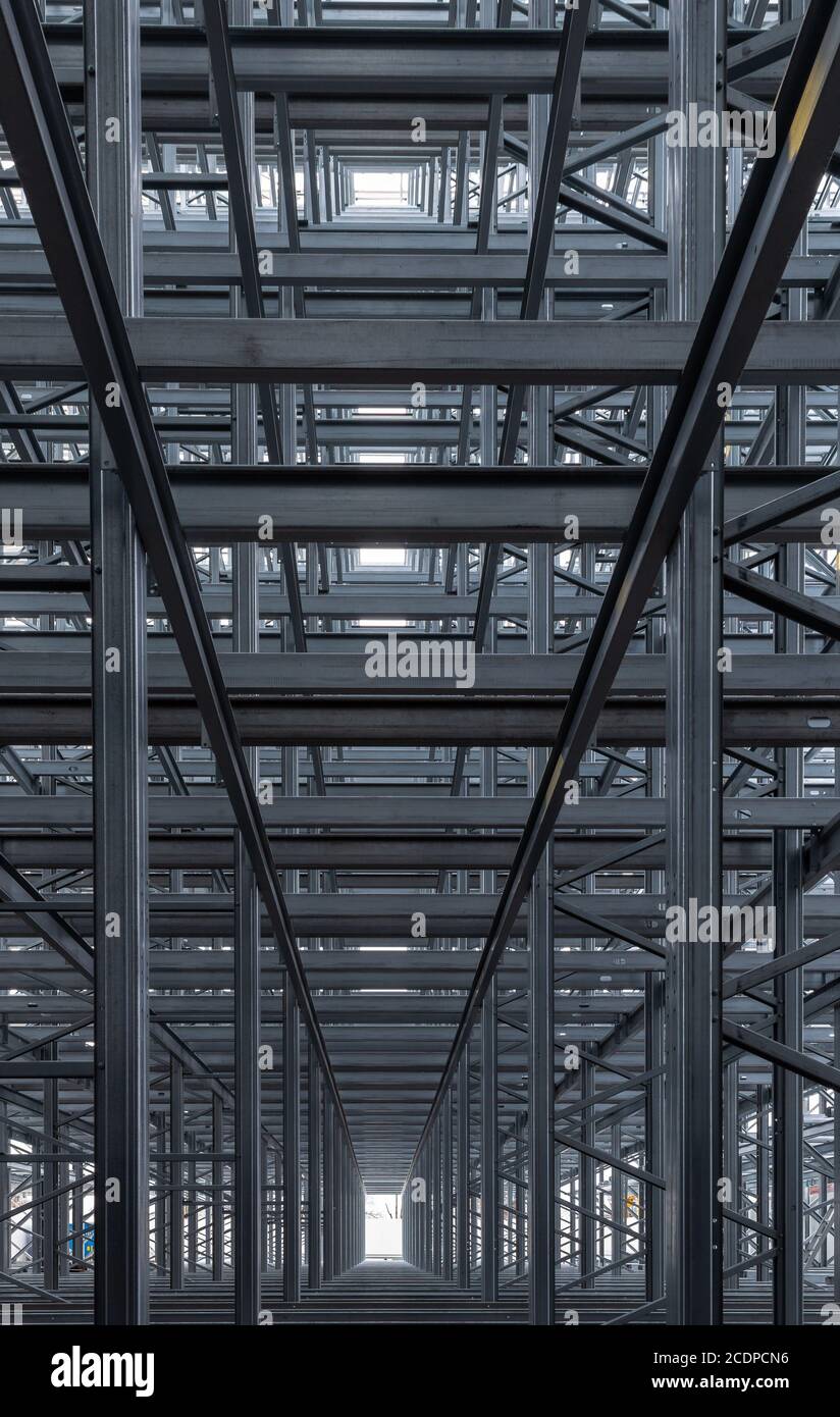Steel structure of a high rack warehouse Stock Photo - Alamy