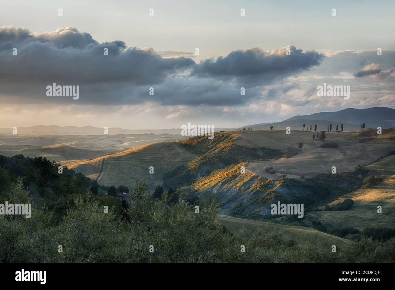 Tuscan landscapes hi-res stock photography and images - Alamy