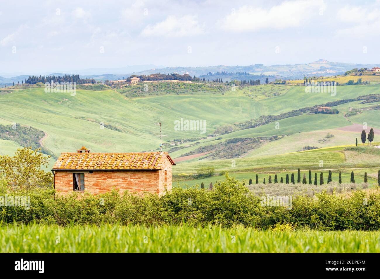 Small italian cottage hi-res stock photography and images - Alamy