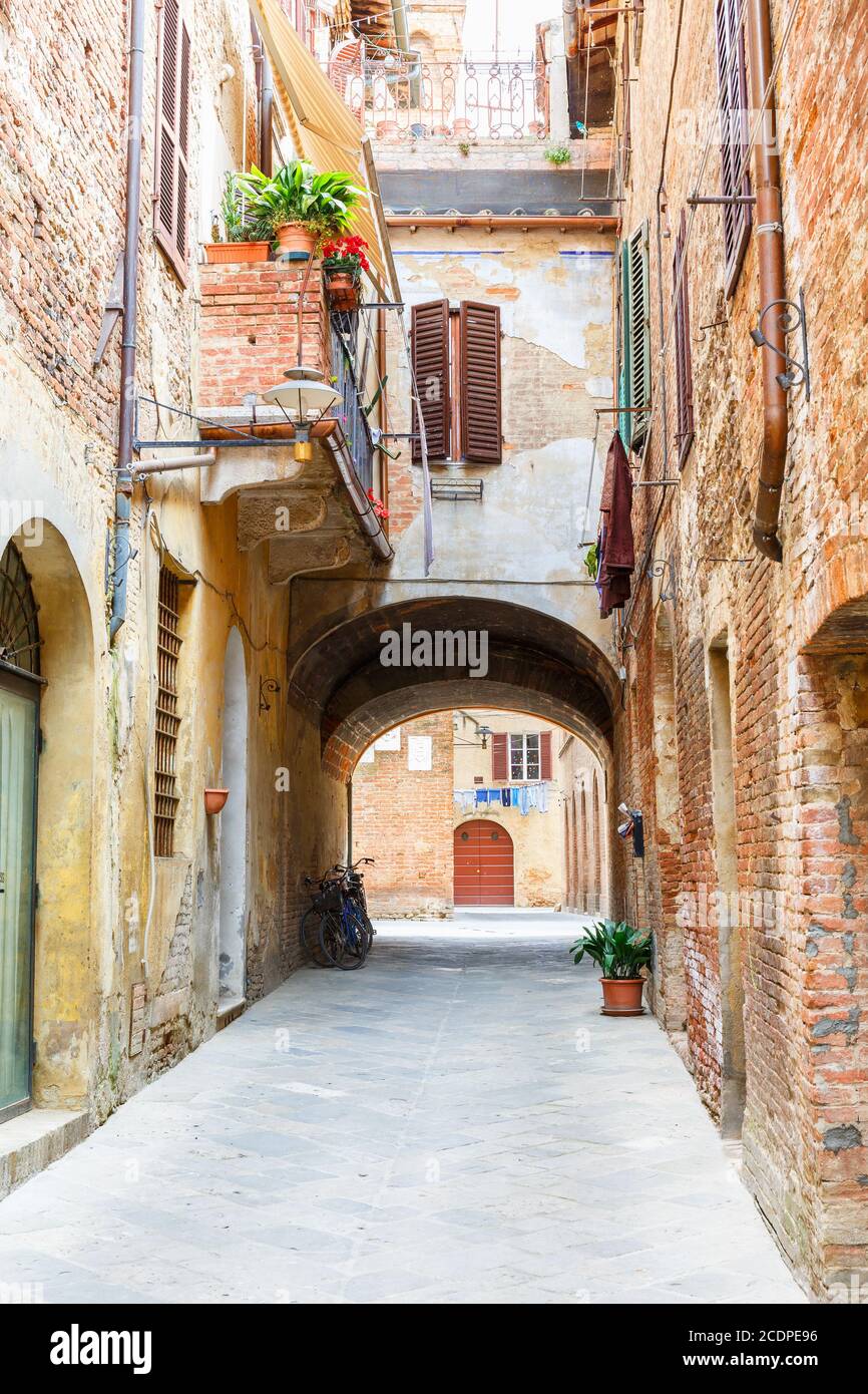 Backstreet in an Italian village Stock Photo - Alamy