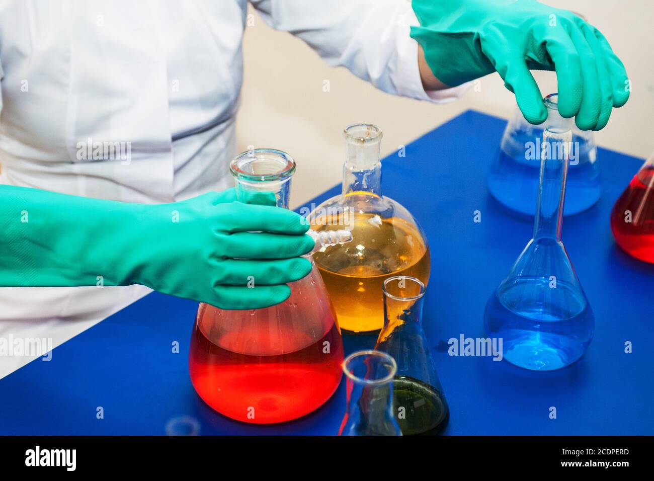 Experiments in a chemistry lab Stock Photo - Alamy