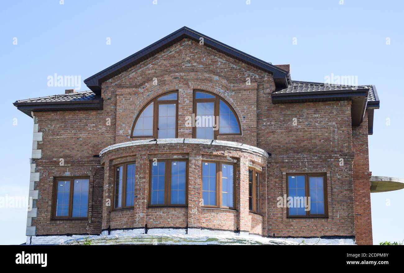 House profile hi-res stock photography and images - Alamy
