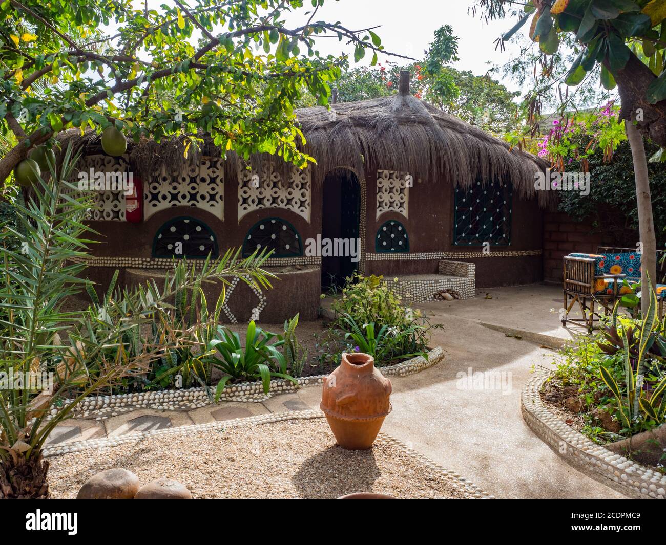 African hut solar hi-res stock photography and images - Alamy