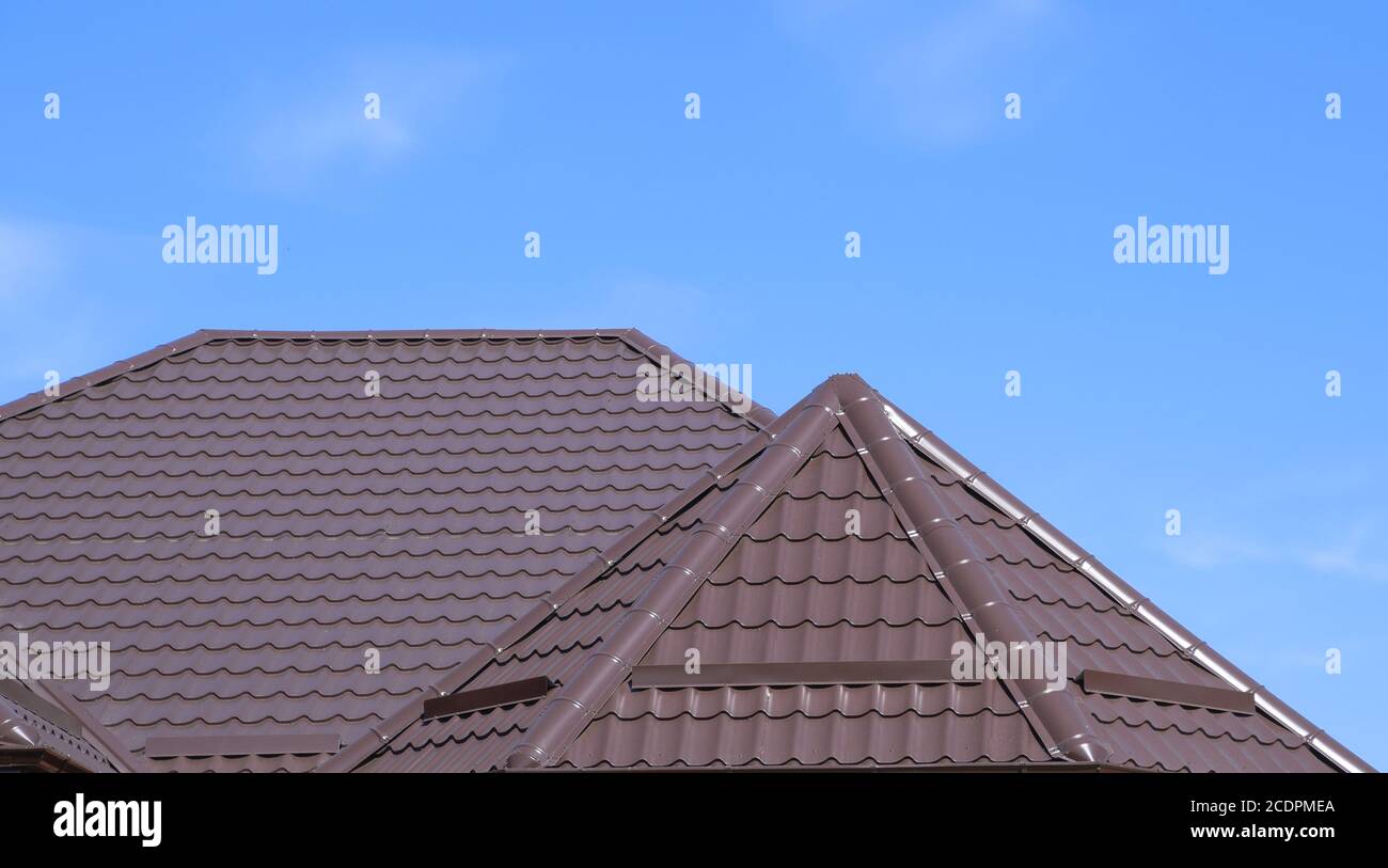 Undulating roof hi-res stock photography and images - Alamy