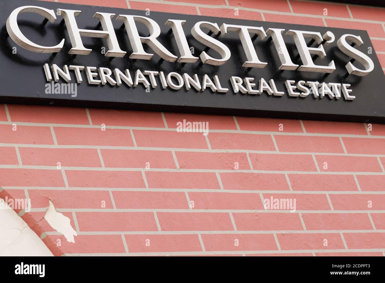 Real estate luxury logo hi-res stock photography and images - Alamy