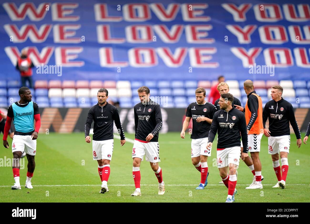 Charlton athletic players during hi-res stock photography and images ...