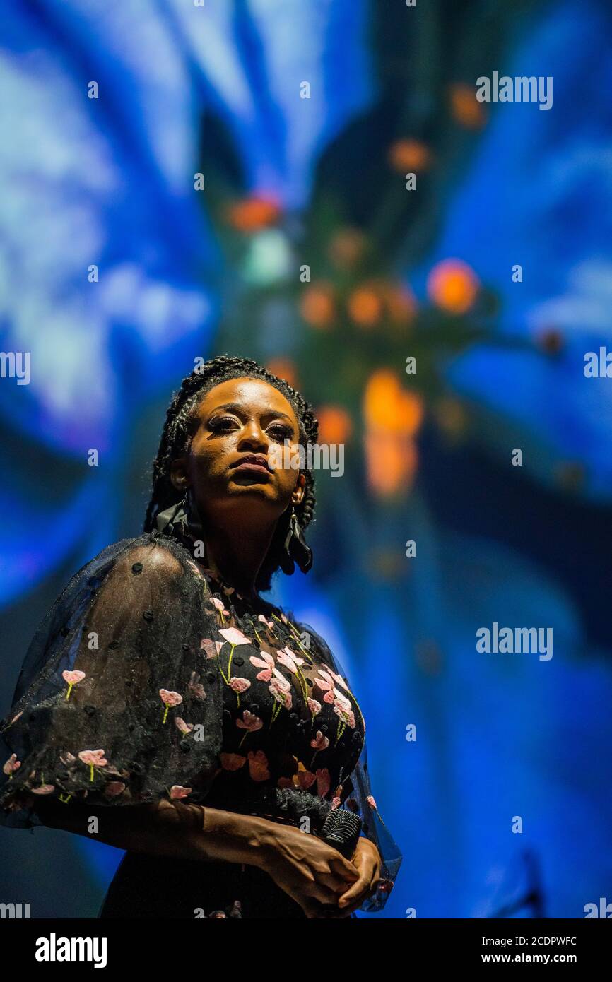 The three divas hi-res stock photography and images - Alamy