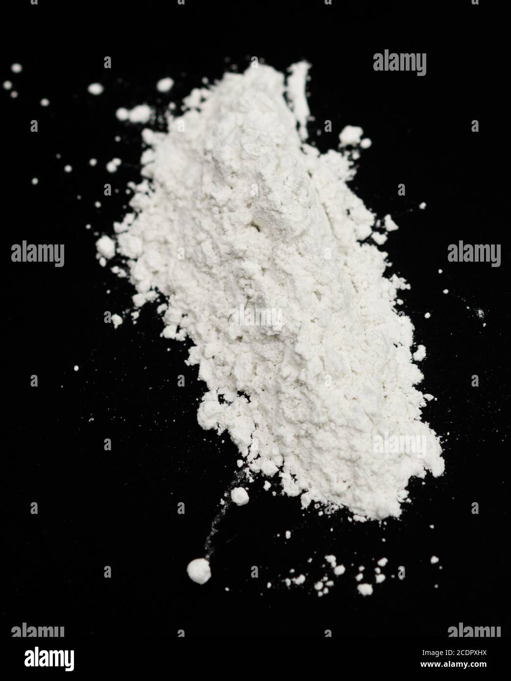 White powder cocaine hi-res stock photography and images - Alamy