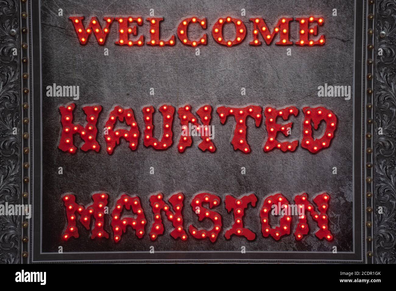 Haunted mansion sign hi-res stock photography and images - Alamy