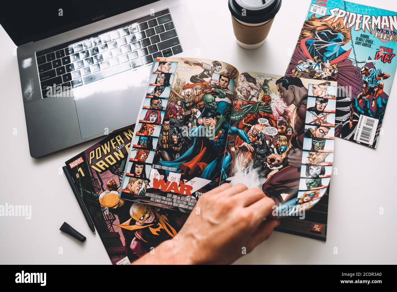 Marvel avengers comic books hi-res stock photography and images - Alamy
