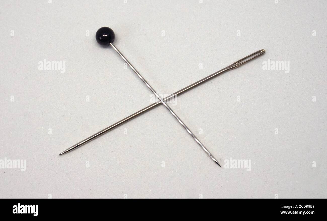 Needles and pins hi-res stock photography and images - Alamy