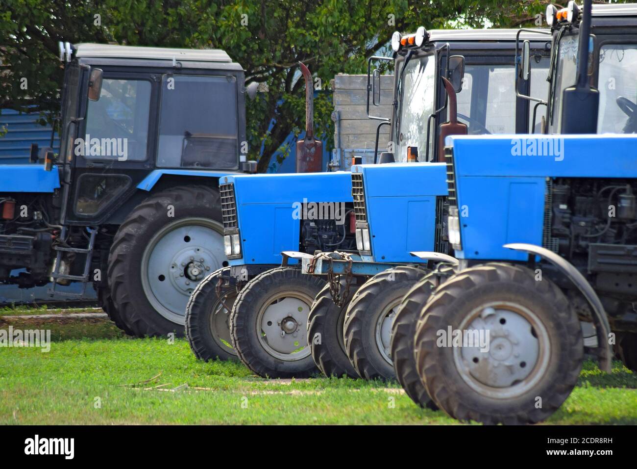 Row crop tractor hi-res stock photography and images - Alamy