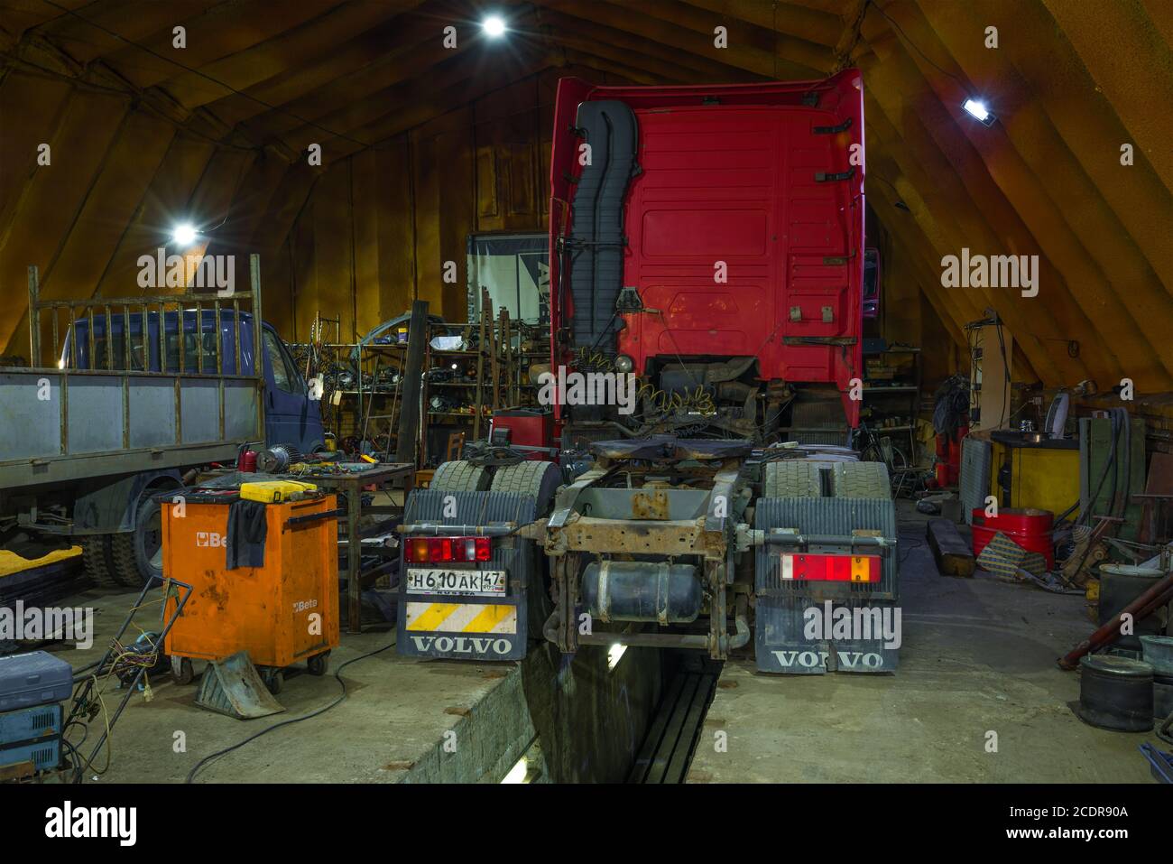 Volvo tractor hi-res stock photography and images - Alamy